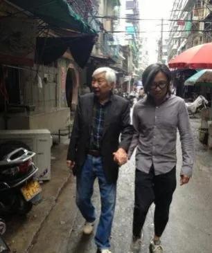 Chen Kexin's 92-year-old father passed away. Zhang Xiaohui and Cai Lan sent flower baskets to ...