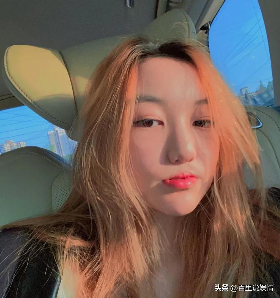 Li Yapeng shed tears on the screen in a live broadcast, faced ...