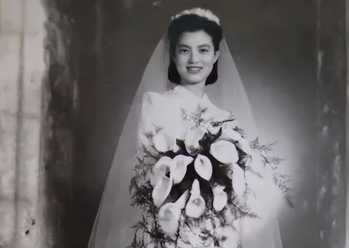 She is Sheng Xuanhuai's granddaughter-in-law, and her father-in-law is ...