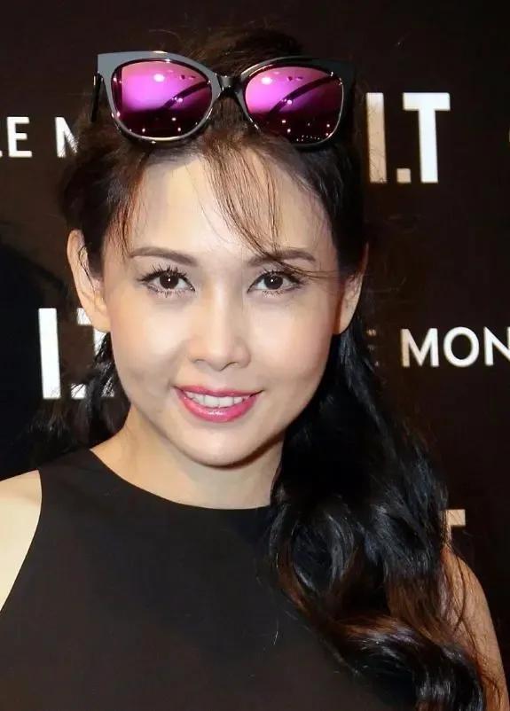 54-year-old Qiu Shuzhen, married for 23 years, has 3 daughters, she is ...