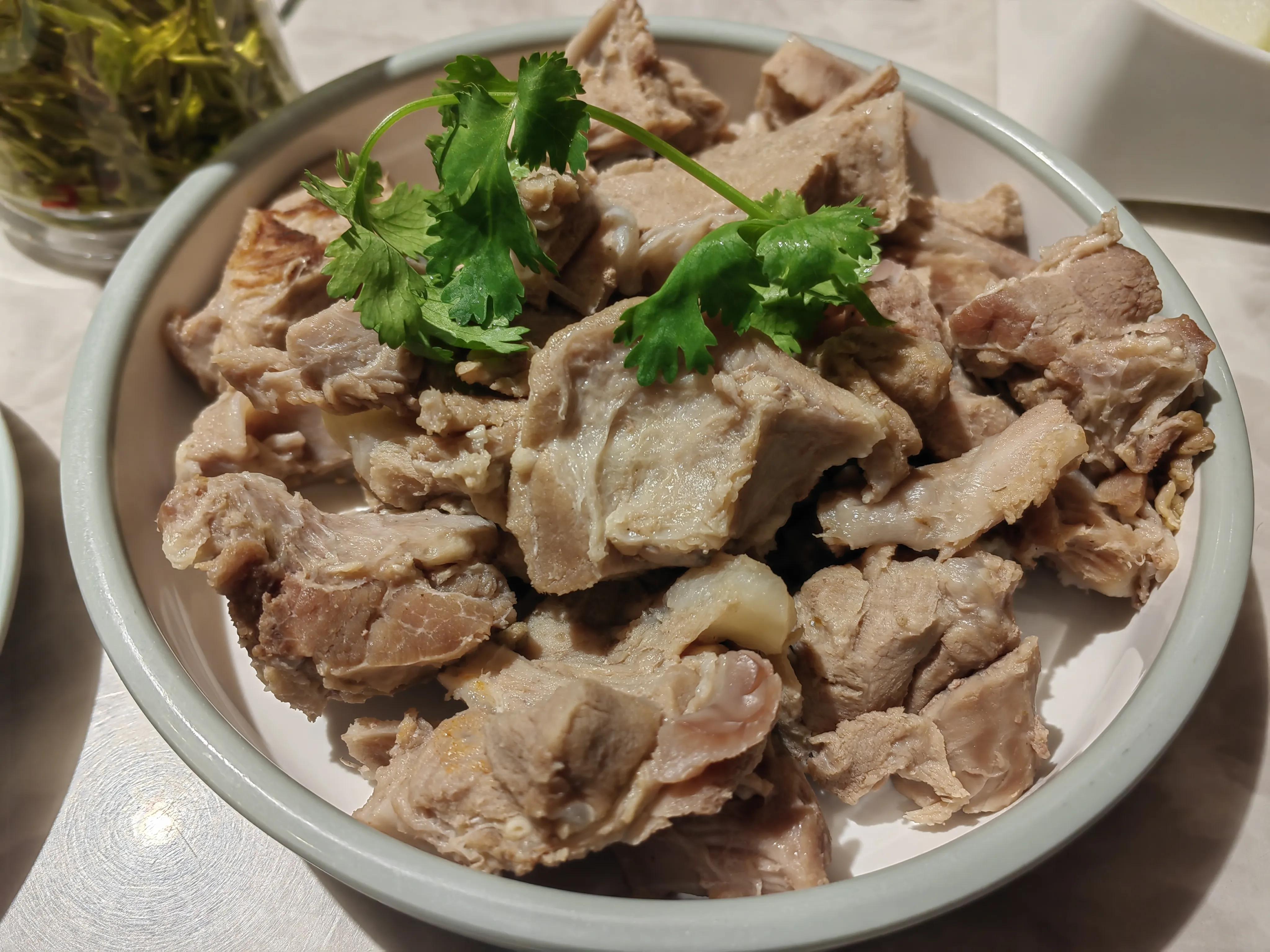 Dingxi delicacies, hot pot beef veal, sauerkraut and potato paste ...