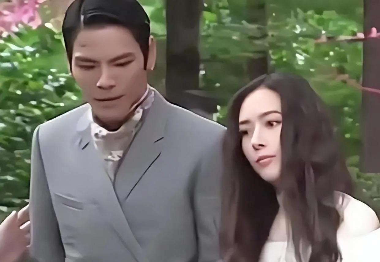 Guo Biting Xiang Zuo attended the event, the two faced black faces all ...