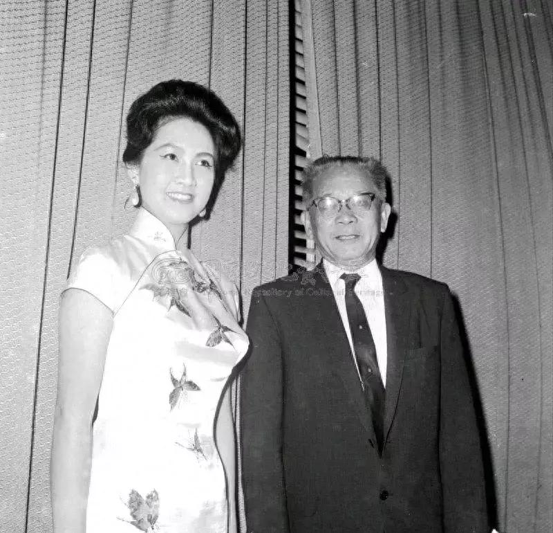 A rare photo of Zhang Fakui and Lian Fangyu in the early 1960s. His ...