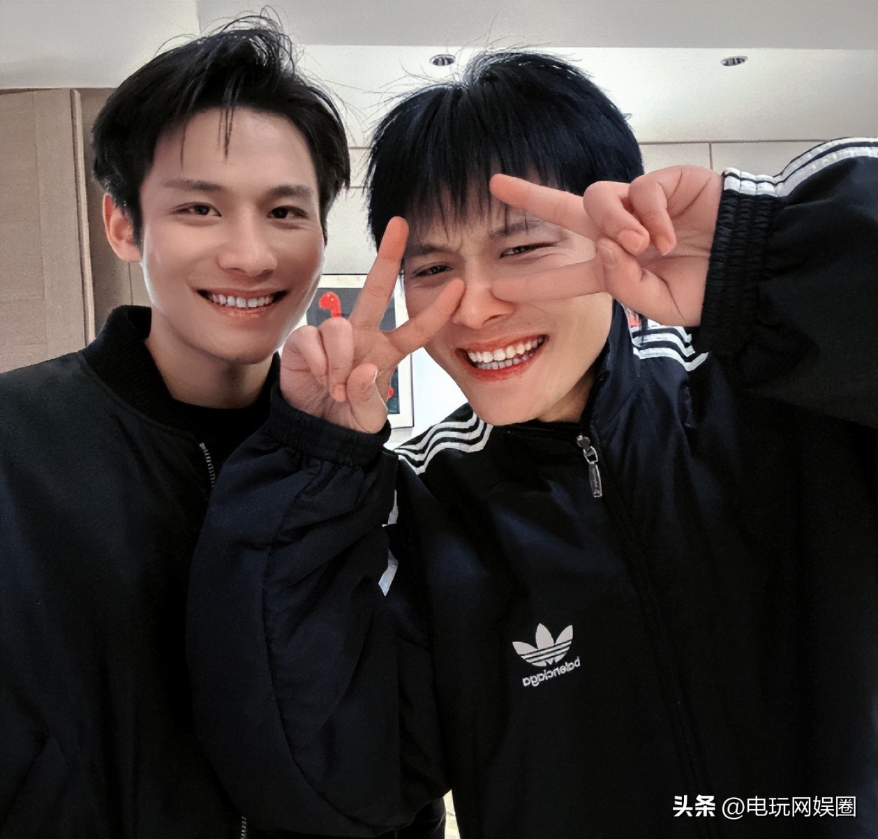 Crazy Little Brother Yang, Li Jiaqi, Luo Yonghao, and Simba overturned their cars. Why are live ...