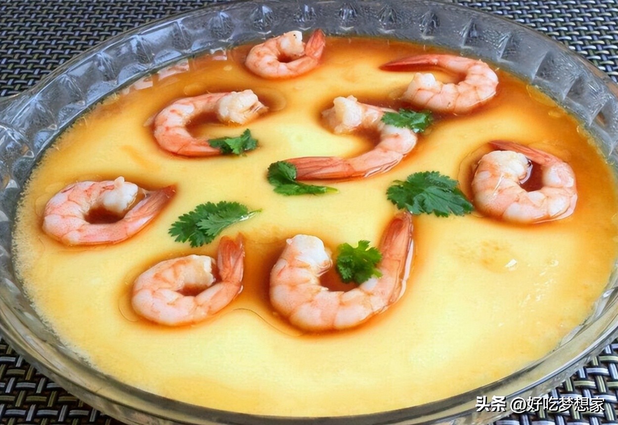 Steamed egg custard, it is best not to add water and steam it directly ...