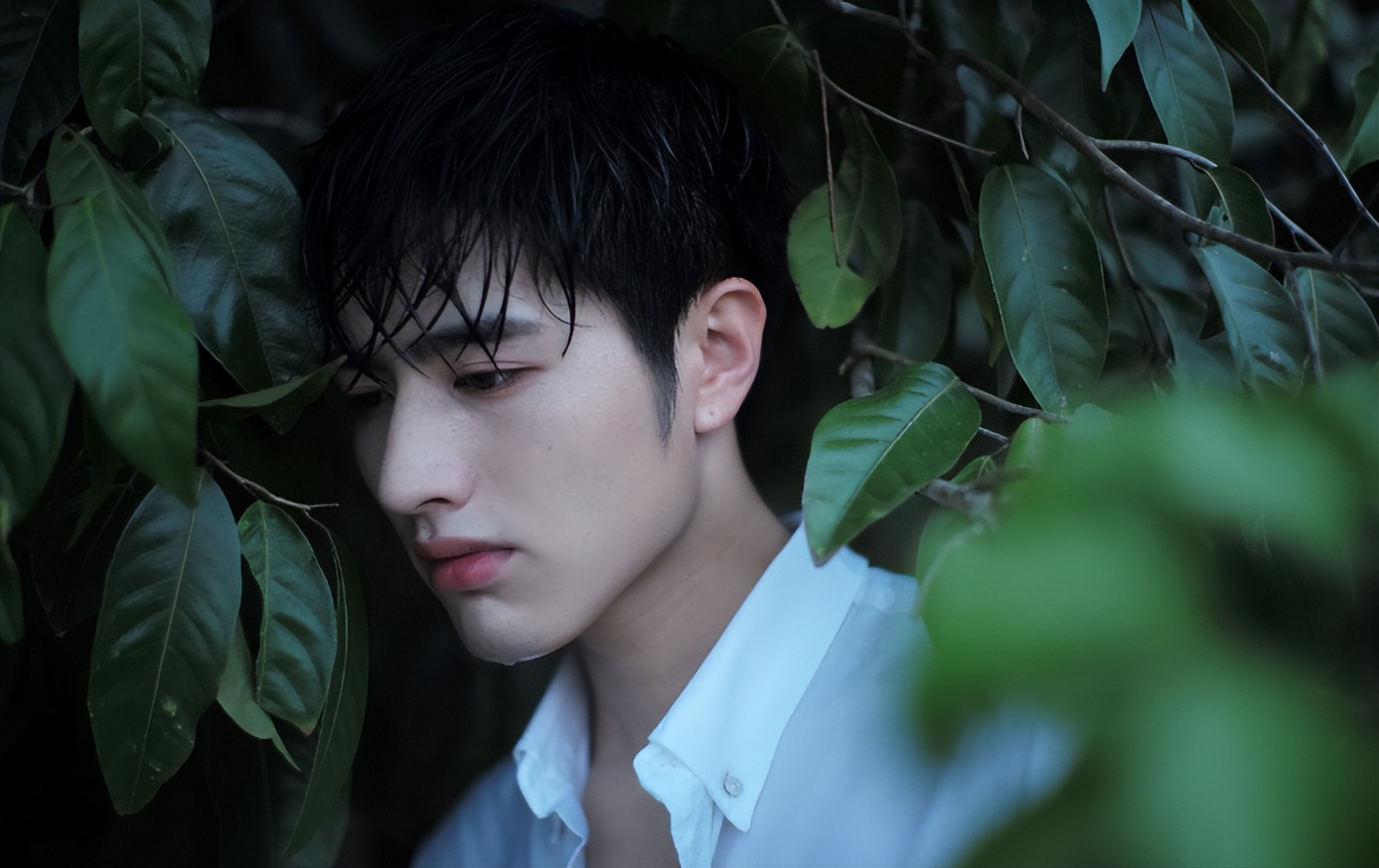 Luo Zheng confessed to Li Zixuan, posted and deleted it, like a student ...