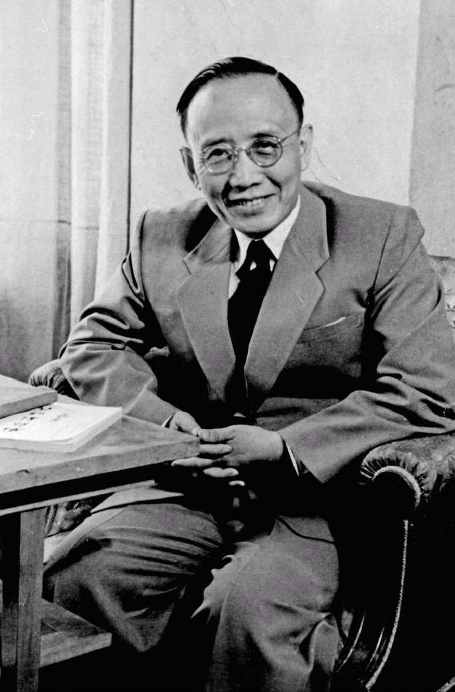 Guo Moruo scolded Lu Xun as a beast in clothes. After hearing this, Lu ...