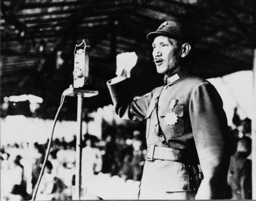 In 1949, when Chiang Kai-shek was taking a nap, the chief of guards ...