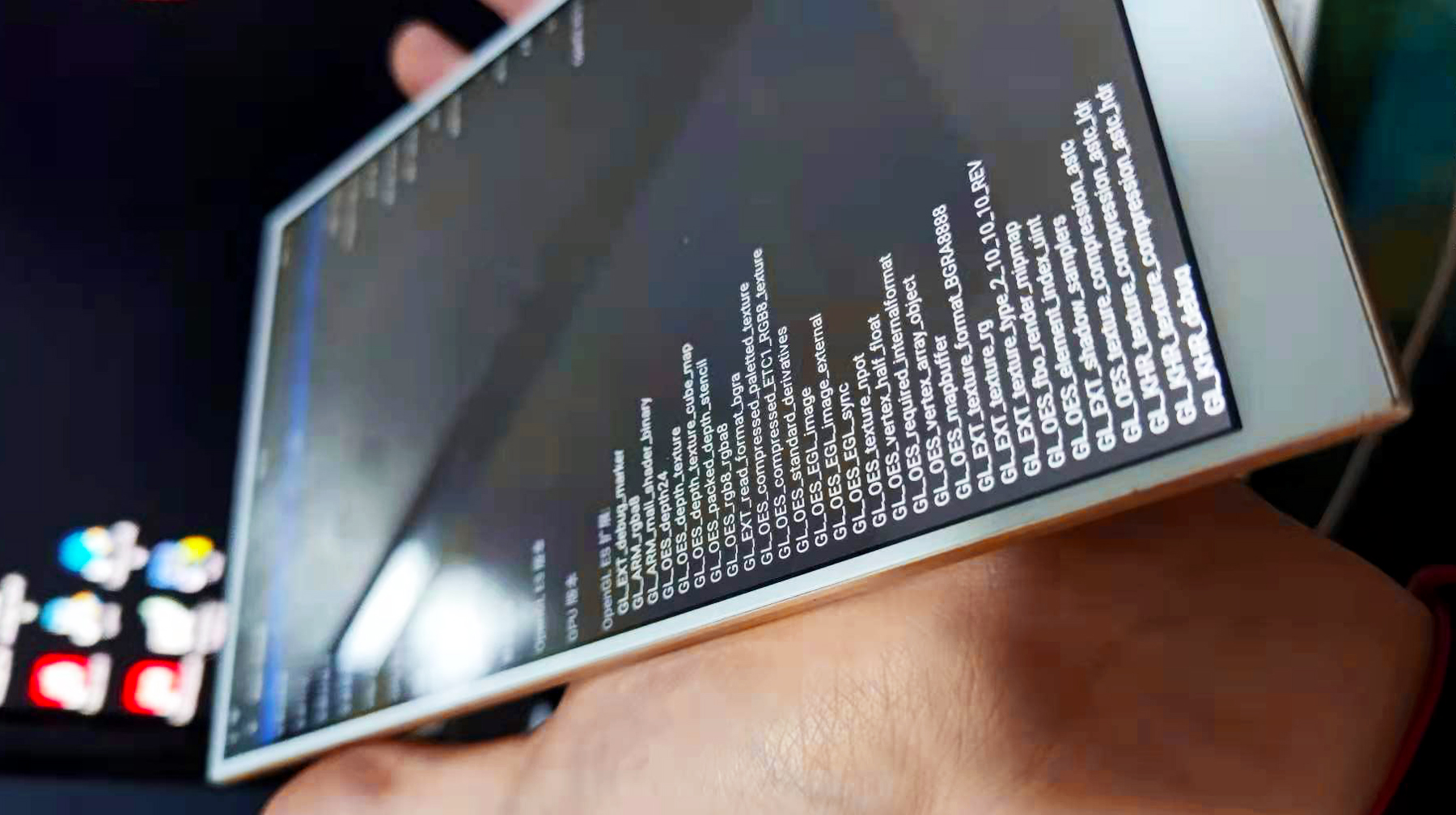 A tablet without a camera, experience the Hisense Magic Mirror f6281 ...