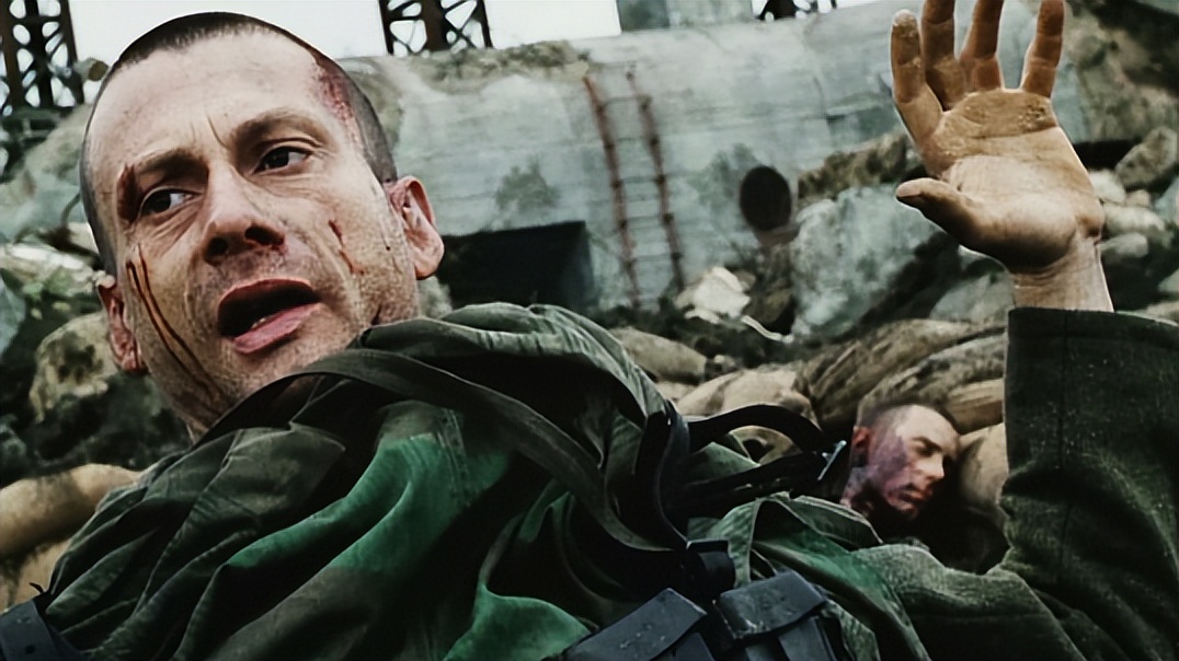 When shooting a war film, how do you use long lenses to express the ...