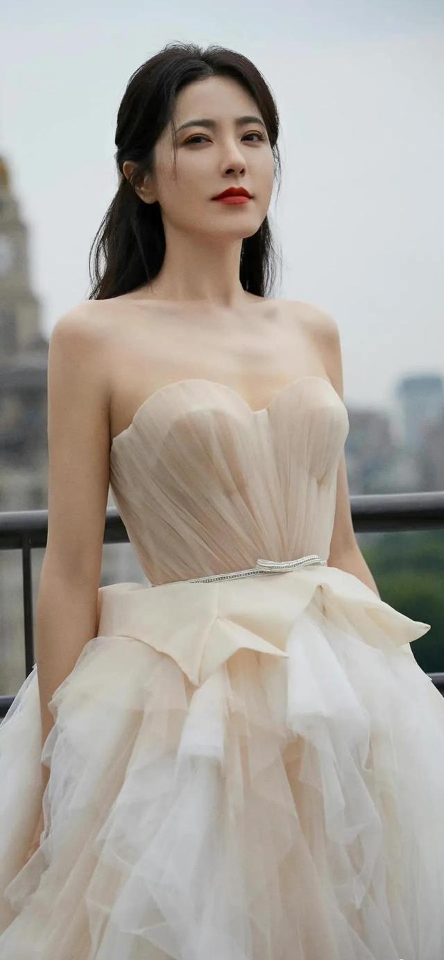 Zeng Li, is this the most beautiful school flower in the history of ...