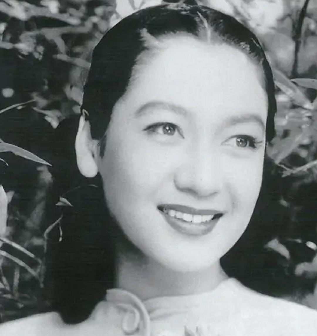 Japanese actress Setsuko Hara, who was "gifted" to MacArthur as her ...