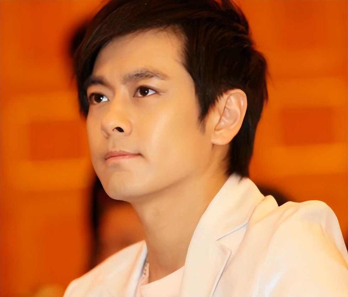 Jimmy Lin celebrates his 48th birthday with photos!After the operation ...