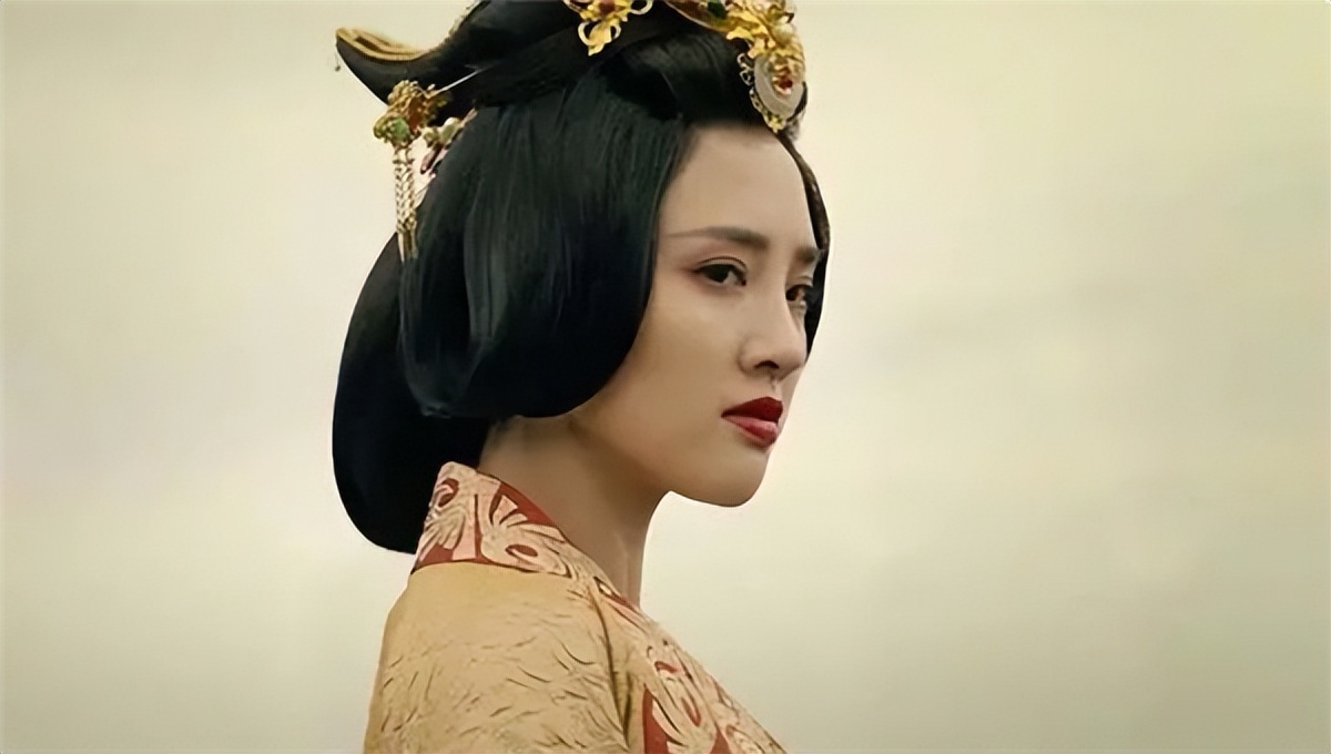After defeating Zhen Ji and becoming the first queen of the Three ...