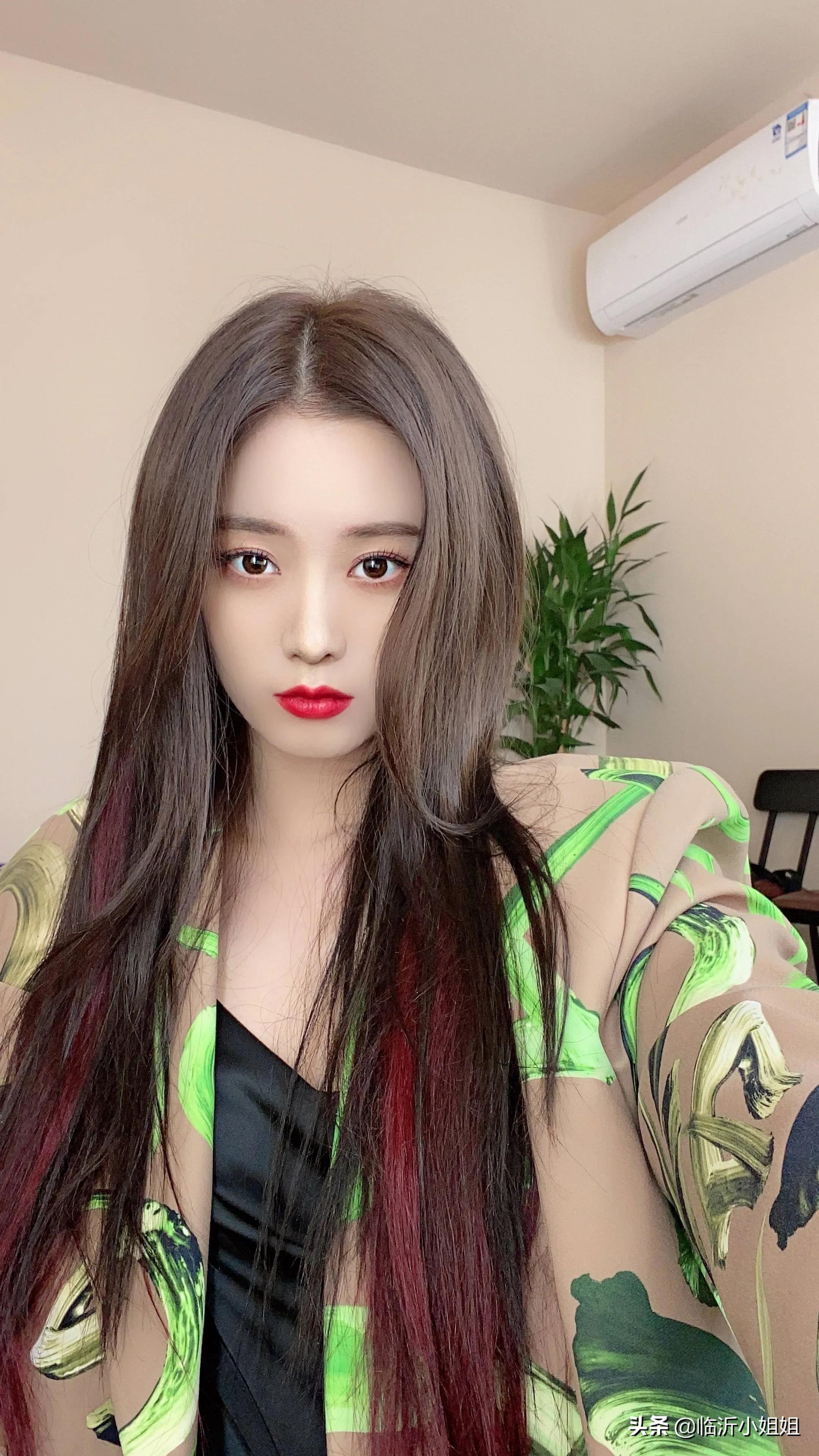 Xu Yiyang, a pure and sweet beautiful girl, she debuted as a singer ...