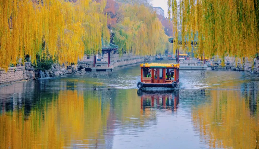 You can enjoy the beauty of mountains and rivers without going out of ...