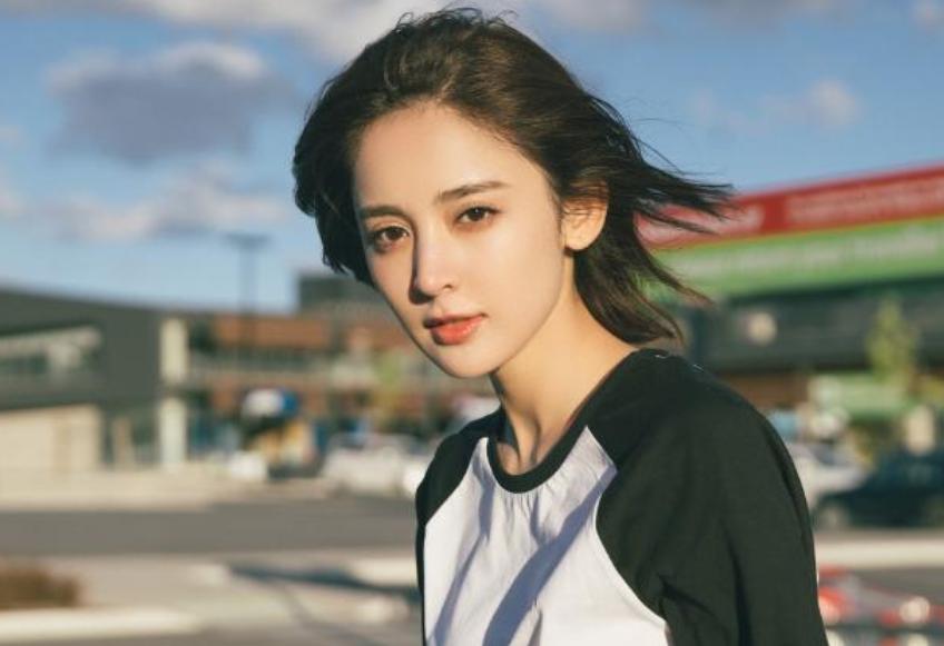 Gu Li Nazha shared her fitness routine, wearing tights to lift her ...