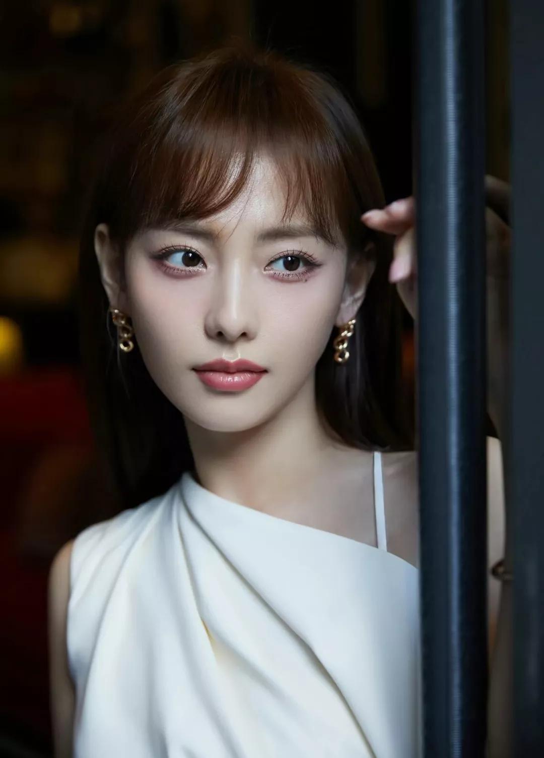 Celebrity photo, beautiful actress Zhang Jia Ni - iNEWS