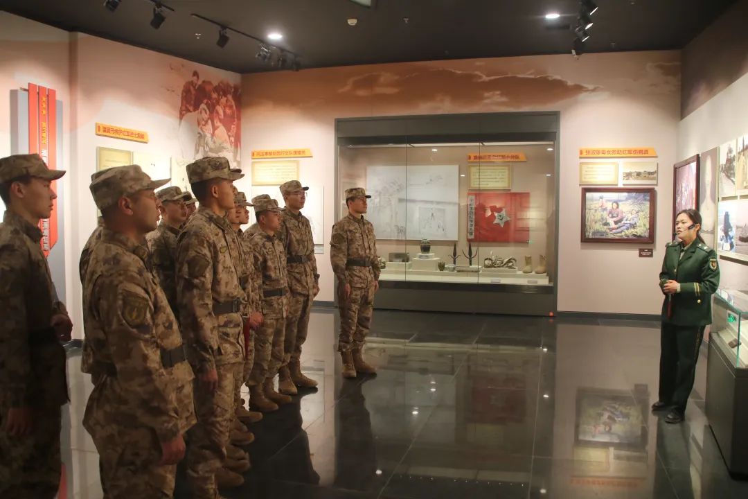 This barracks check-in place is red enough! - iMedia