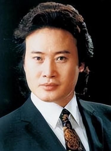 In 1990, Liu Yan met singer Dai Yuqiang for the first time, and married ...
