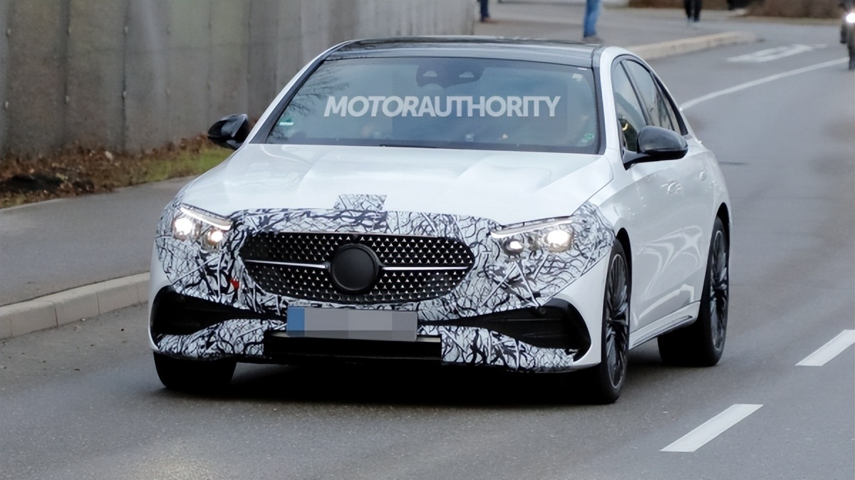 The imaginary map of the replacement Mercedes-Benz E-Class W214 is ...