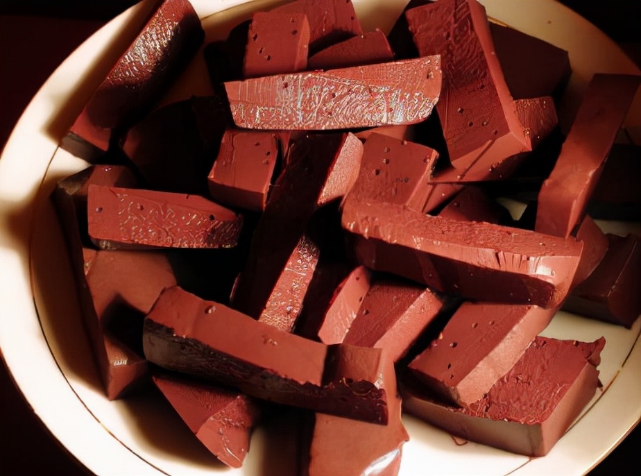 After eating pig blood, the next day I have black stool, what does it ...