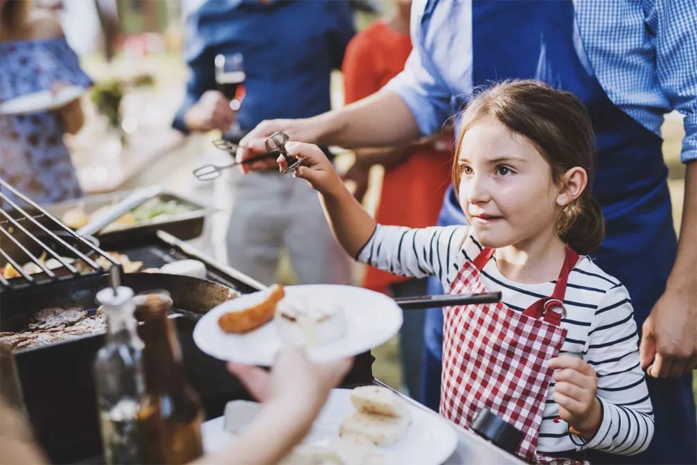 How crazy are Australians for having a good BBQ? - iNEWS