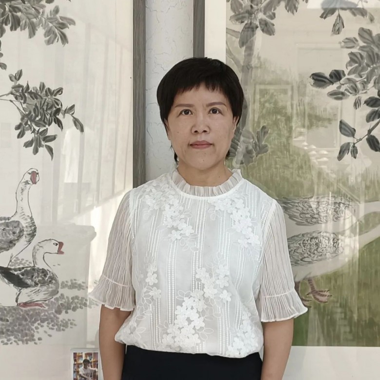 Kong Ling: One flower and one bird, elegant and pure, with natural ...