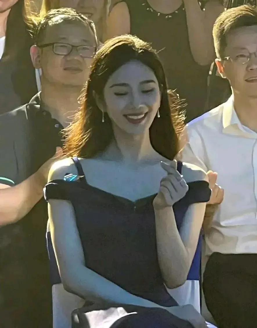 Recognized as Lin Chiling at a glance, Liu Shishi can be called a face ...