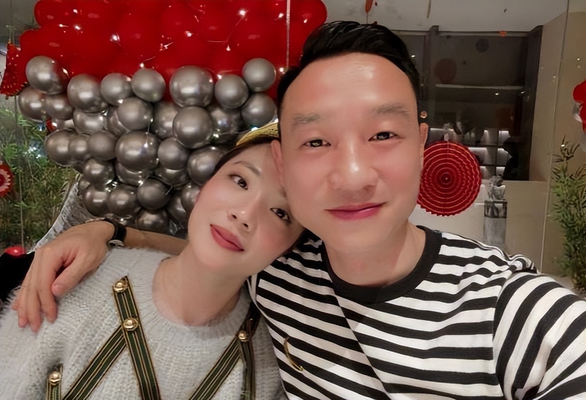 Sports stories!Yang Wei and his wife have known each other as childhood sweethearts for 26 years ...