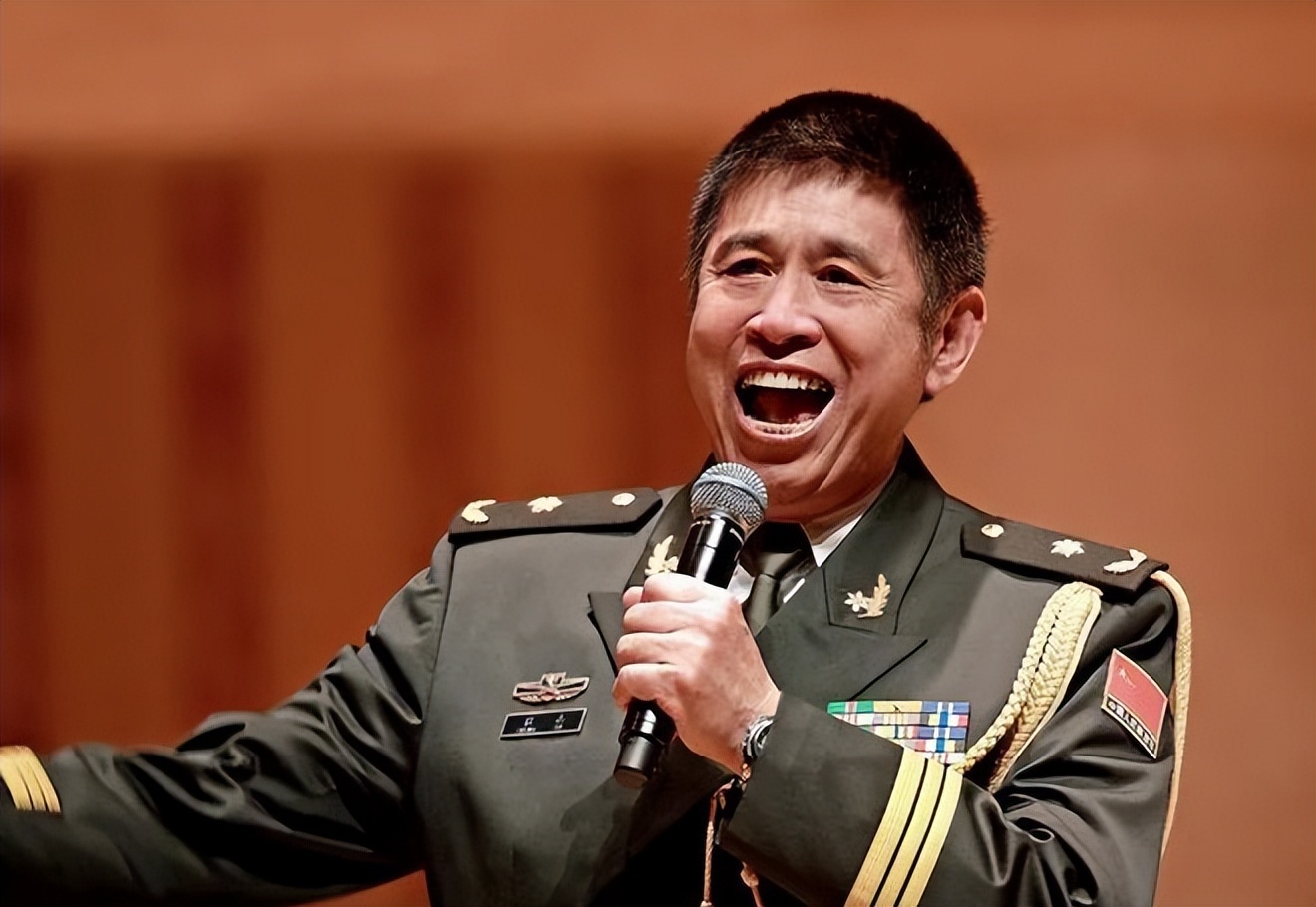Singer Yin Xiumei, married to a French husband for the second time, has ...