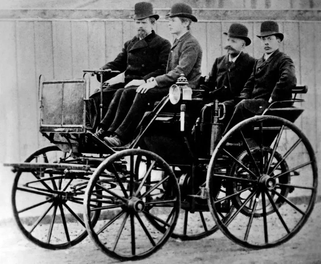 Who invented the world's first internal combustion engine? - iNEWS