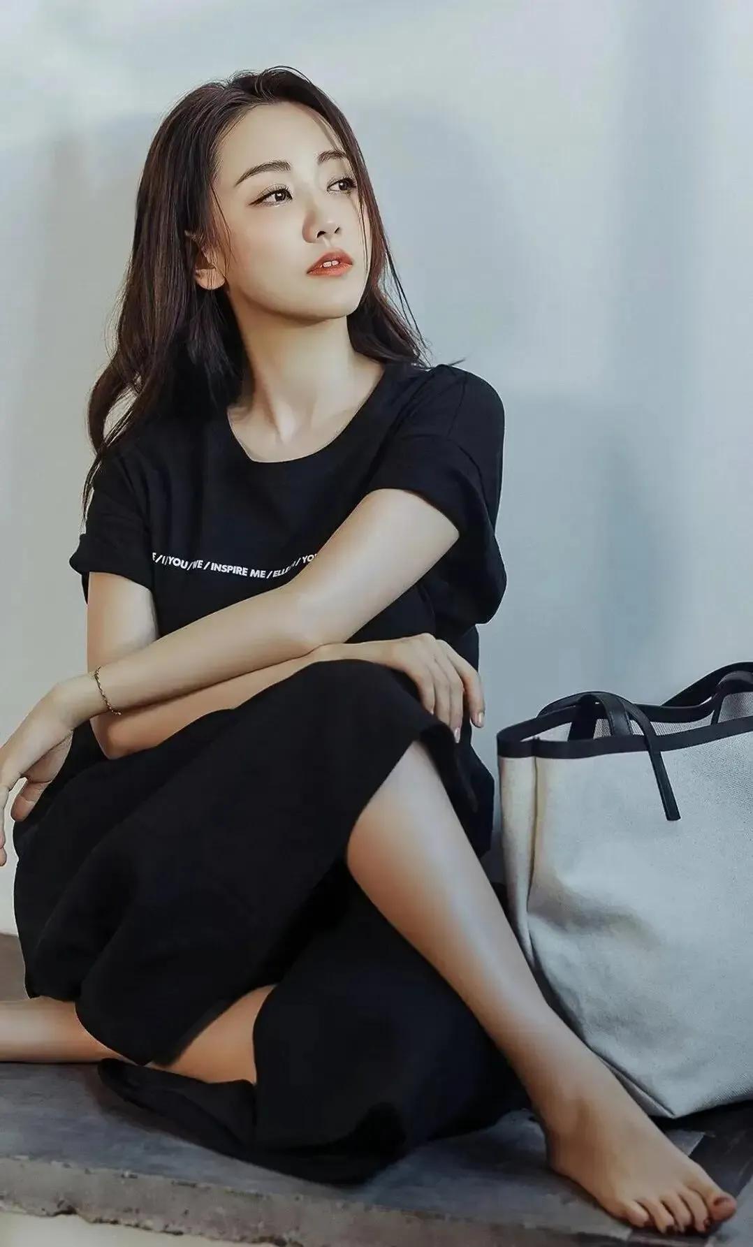 The most beautiful Yang Rong. - iMedia