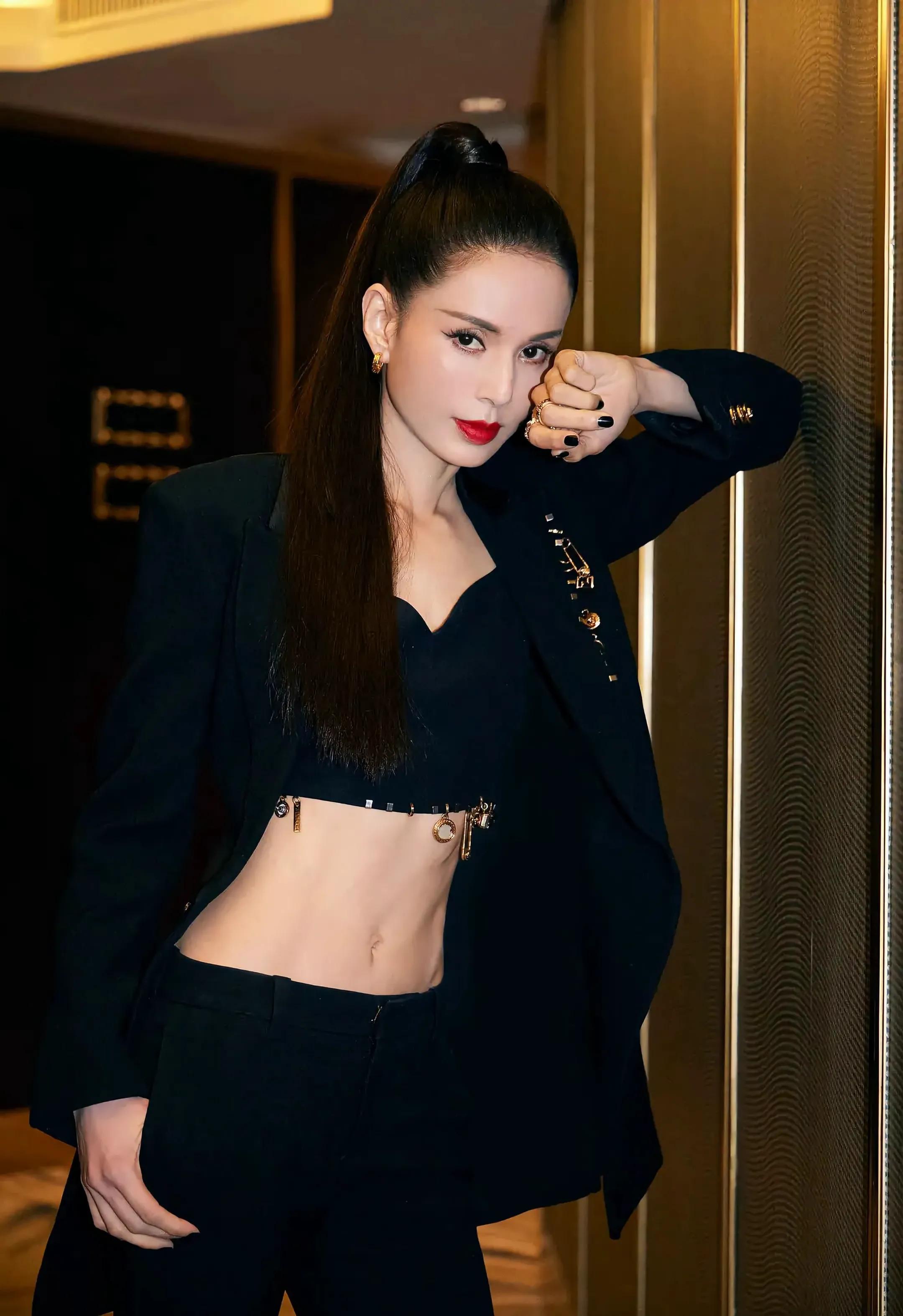 The protagonist of this issue—Li Ruotong, the 116th issue of the ...