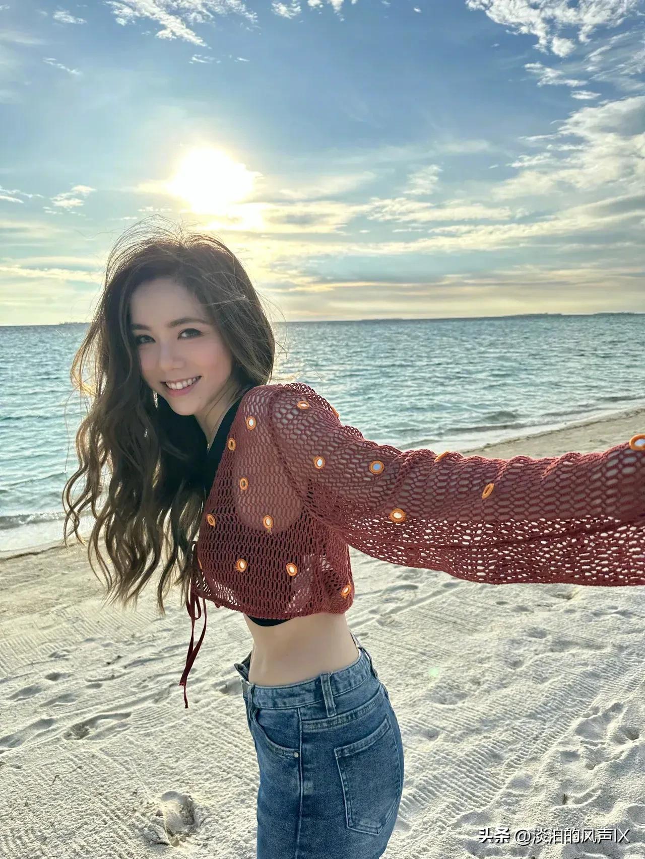 Deng Ziqi: A beautiful and capable singer - iMedia