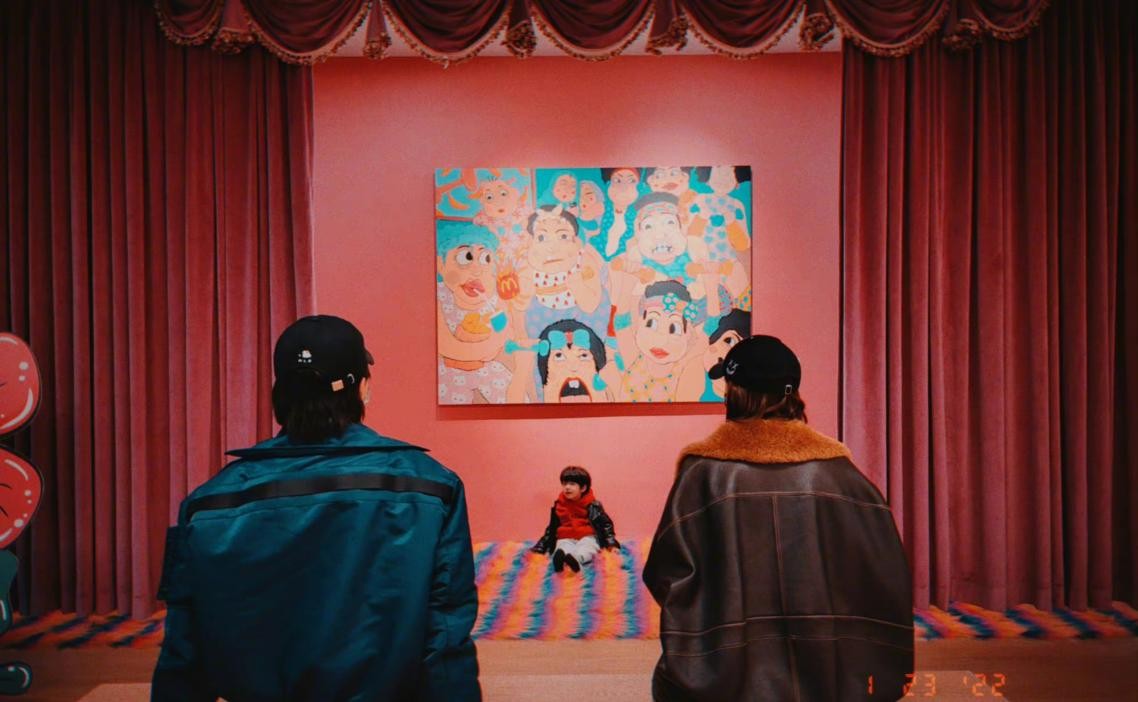 Jiang Chao's family visits the art exhibition, 2-year-old Daniel's ...