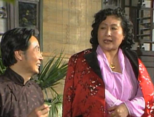 Guan Xiaohe, the "big red bag", shaped the traitor couple into something unprecedented - iNEWS