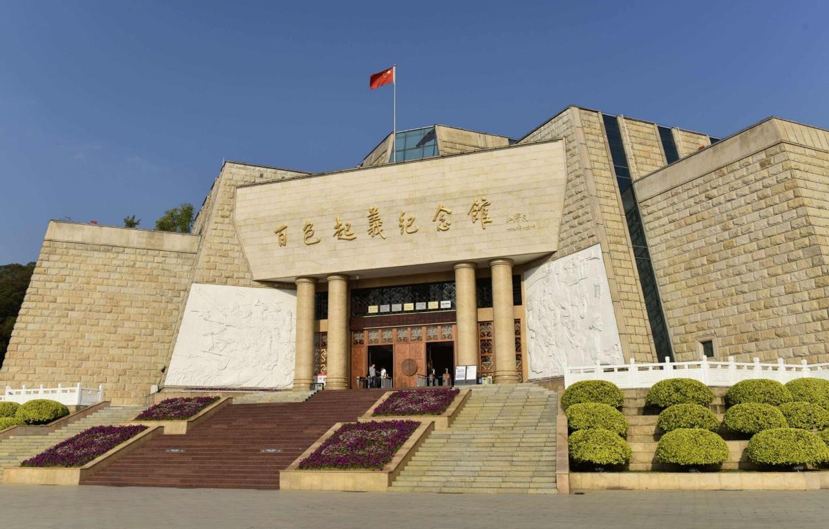 In 1992, when Duke Deng gave a speech on his southern tour, the ...