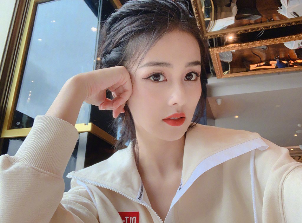 From a small Internet celebrity to a "Happy First Sister", the growth ...