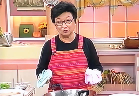 88-year-old well-known host Fang Tai rarely shows up, suffering from ...