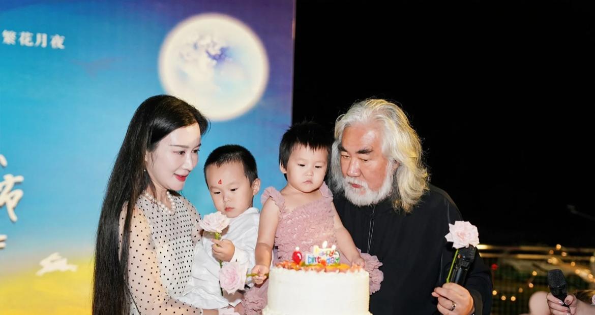 Zhang Jizhong's wife Du Xinglin celebrated her daughter's birthday, the ...