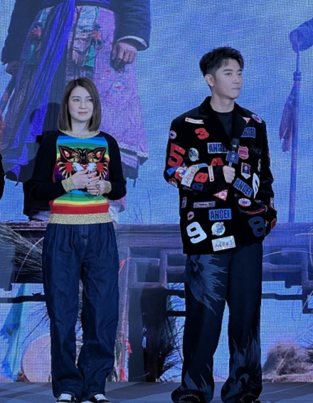 Zhang Danfeng and Hong Xin were on the same stage after the turmoil ...