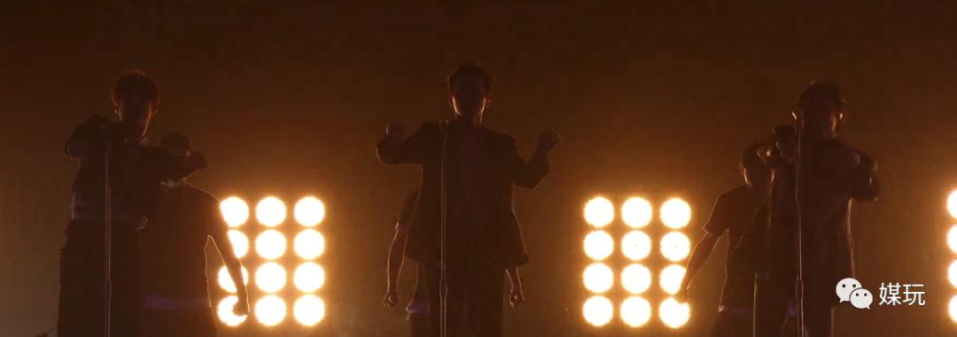 The stage designed for Fan Shiqi in "Overcoming the Thorns" hides 4 ...