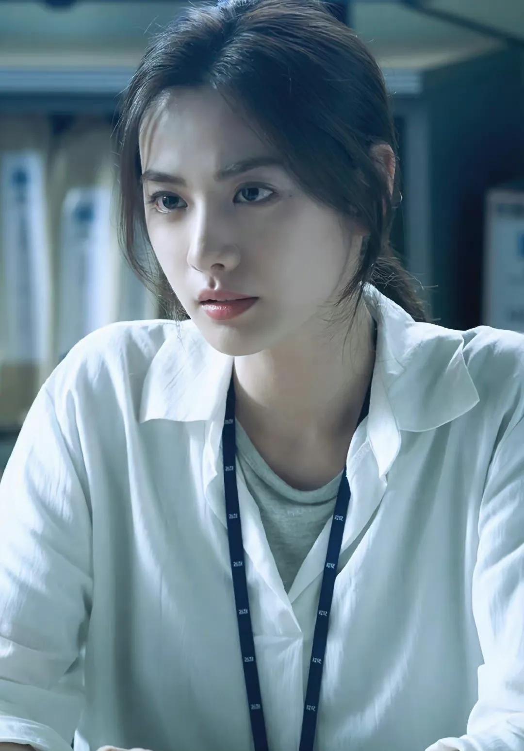 Lin Zhenna, beauty is in the bones and the skin - iNEWS