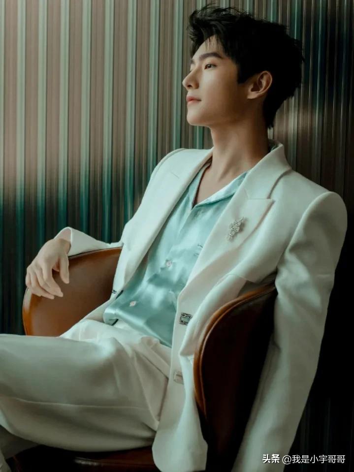 The picture of Yang Yang attending the event was released. The white ...