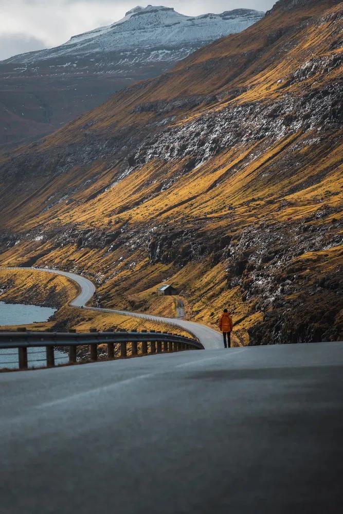 The loneliest island in the world - iNEWS