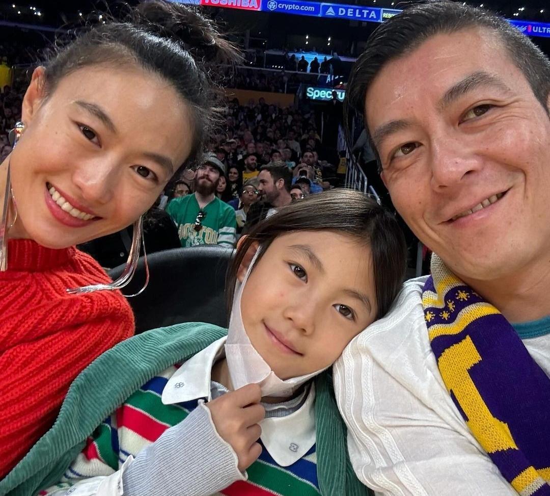 Edison Chen and his family attended the NBA game in person, with no ...