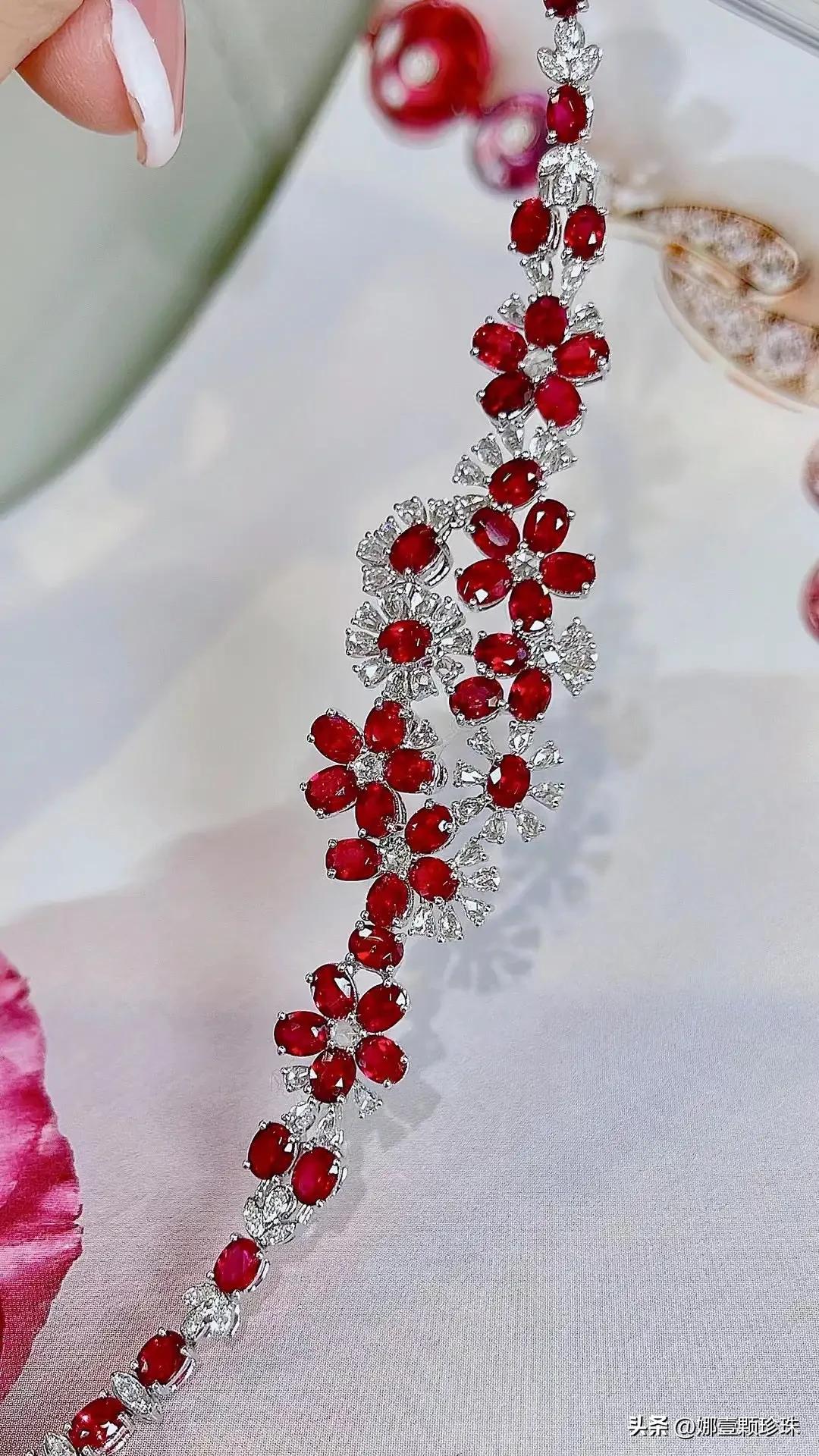 Ruby 9.2 carat bracelet - iNEWS