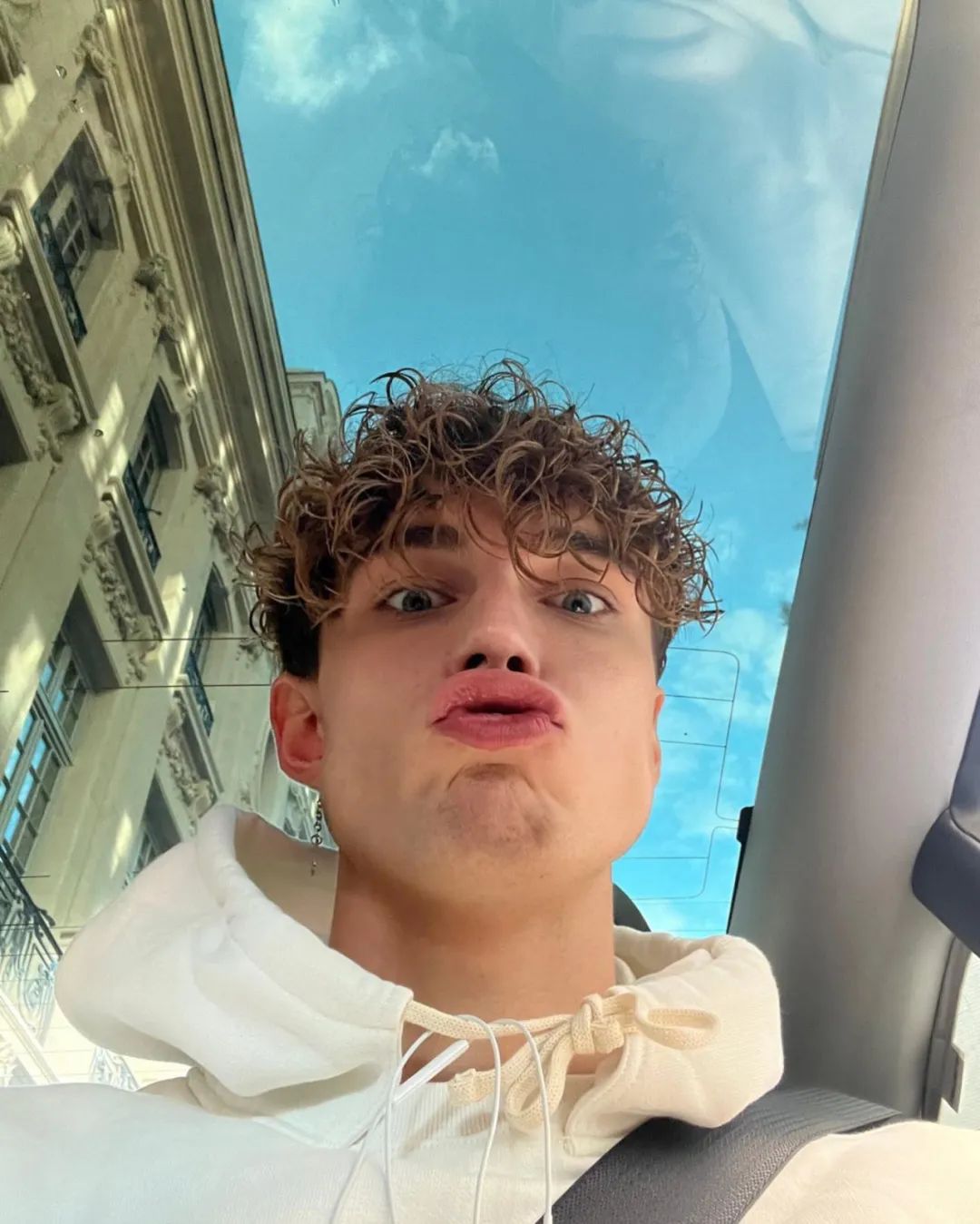 TikTok internet celebrity from Germany is going to play for FC ...