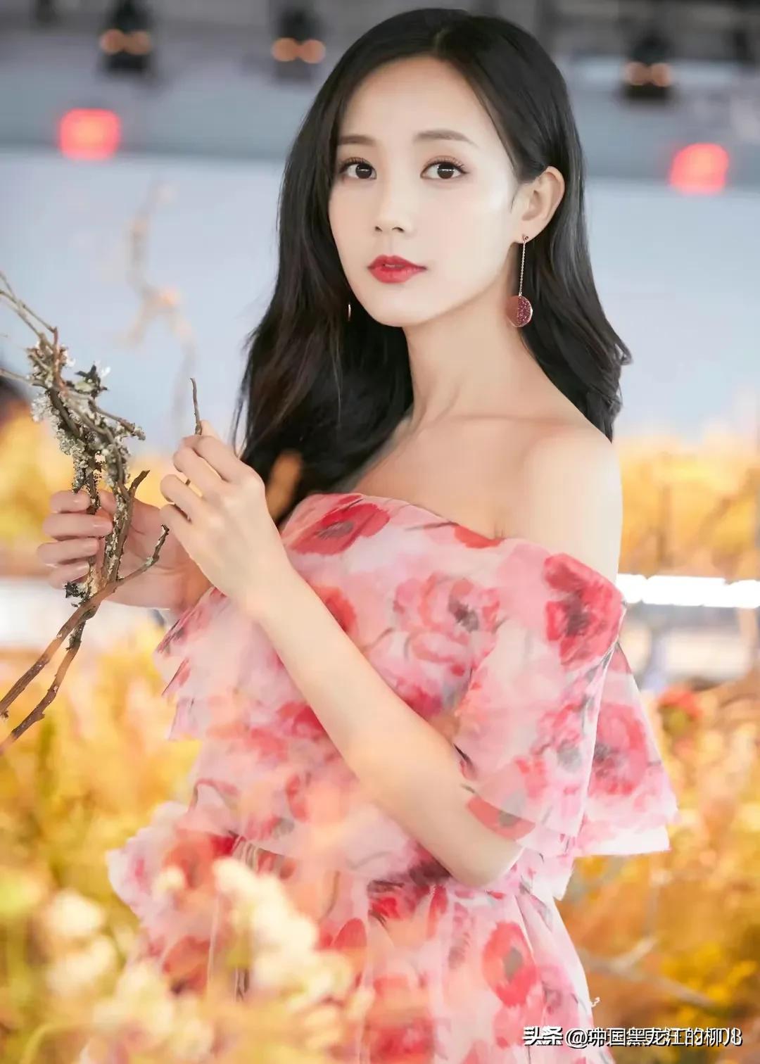 Movie star Li Yitong - beautiful photo - iNEWS